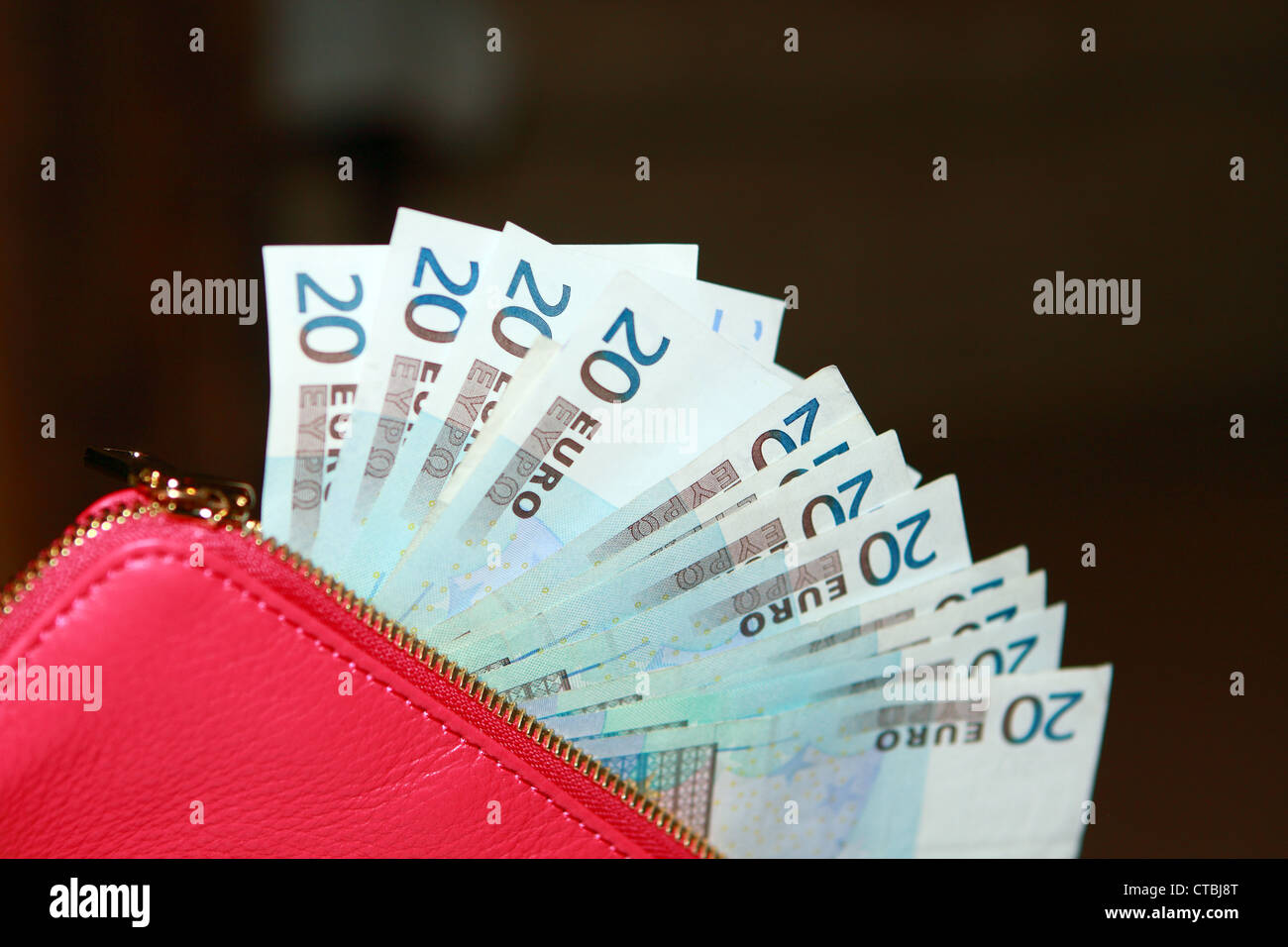 Pink notes hi-res stock photography and images - Alamy