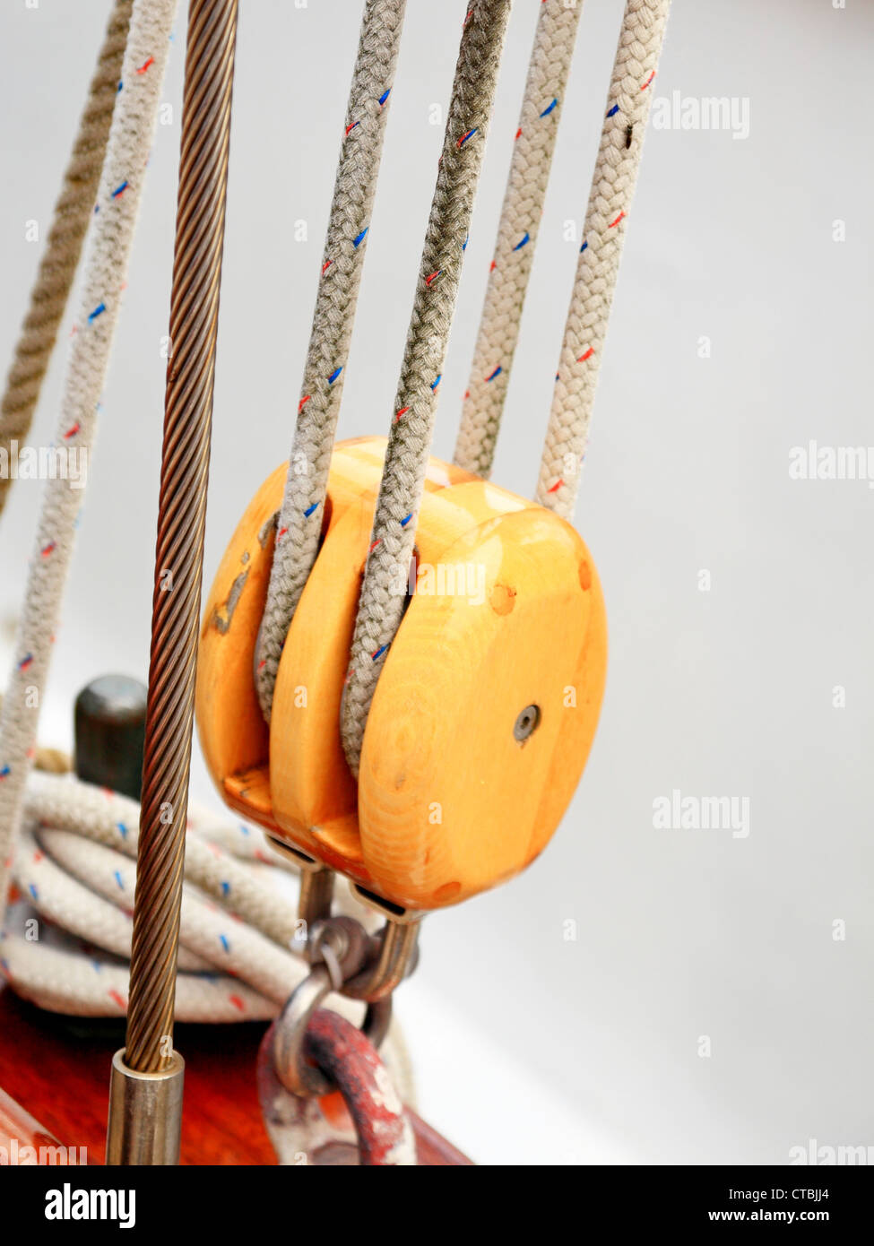 Ship rigging rope on old yacht vintage Stock Photo - Alamy