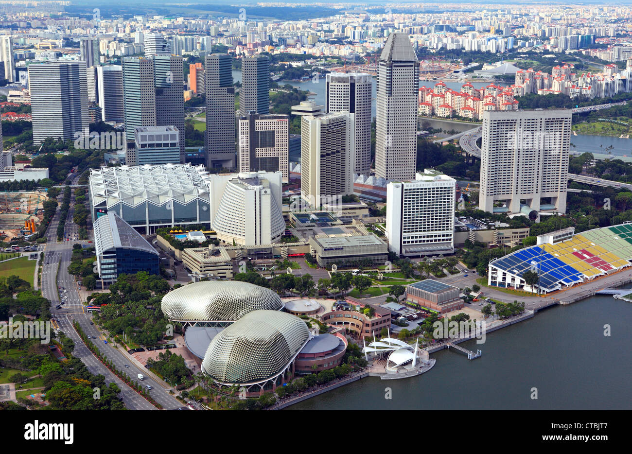 The Esplanade and Raffles Boulevard luxury hotels overlooking Marina ...