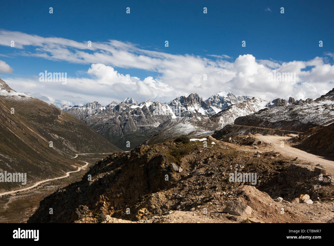 On the road to Dege, Sichuan province, China Stock Photo - Alamy