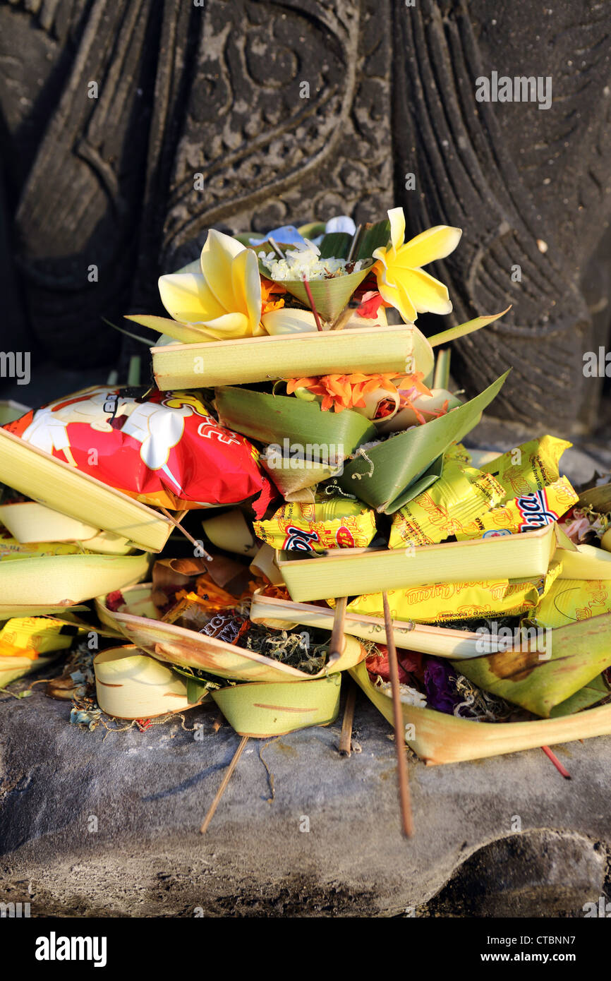 Balinese floral offerings hi-res stock photography and images - Alamy