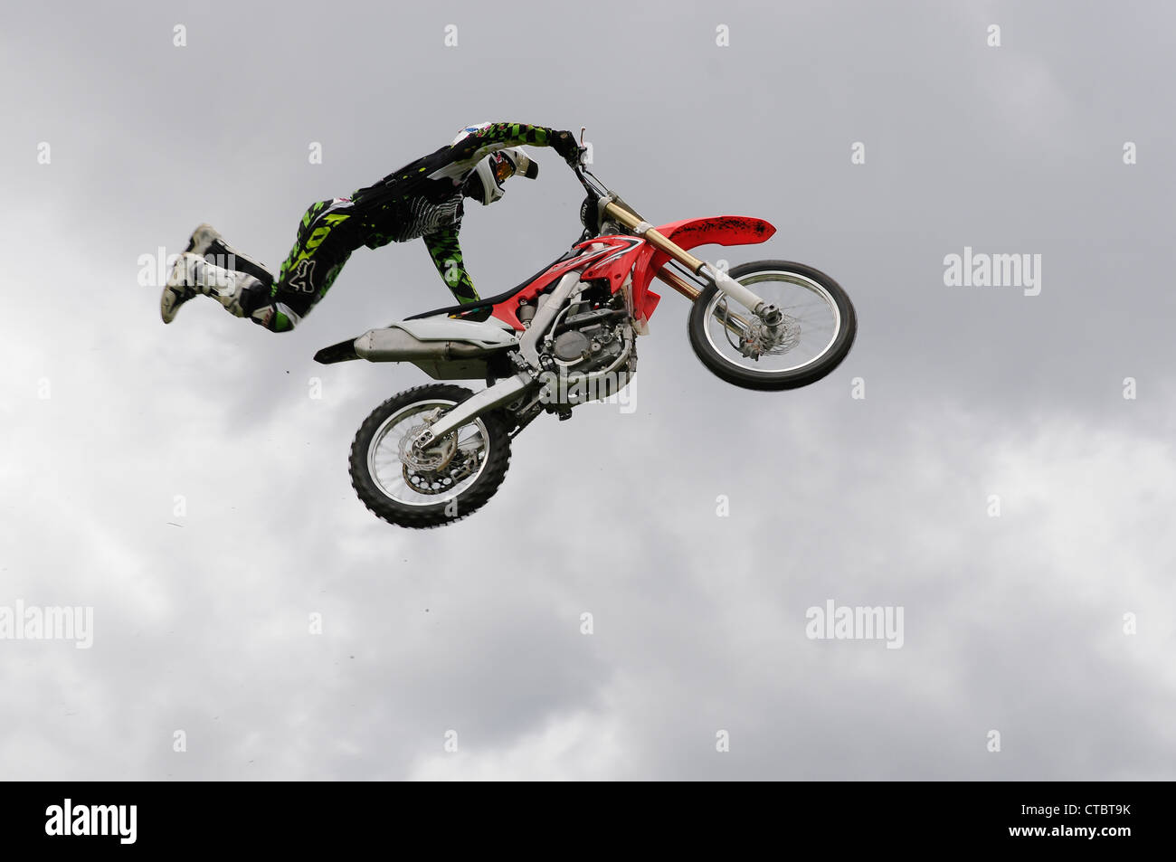 Cross motorcycle hi-res stock photography and images - Alamy