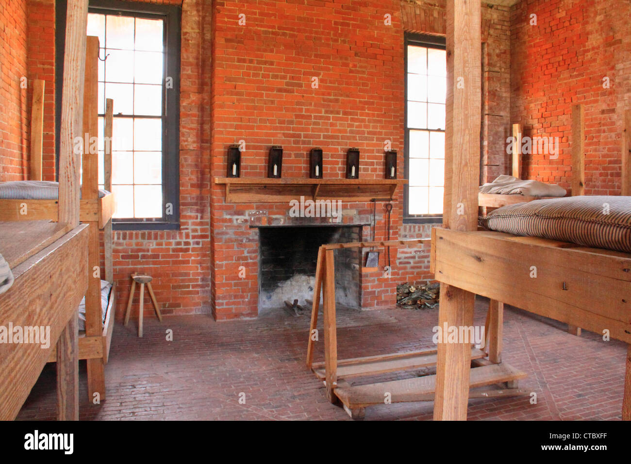 ENLISTED MENS BARRACKS, FORT CLINCH STATE PARK, FERNANDINA BEACH ...