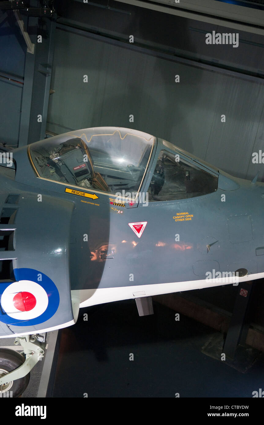 Harrier cockpit hi-res stock photography and images - Alamy