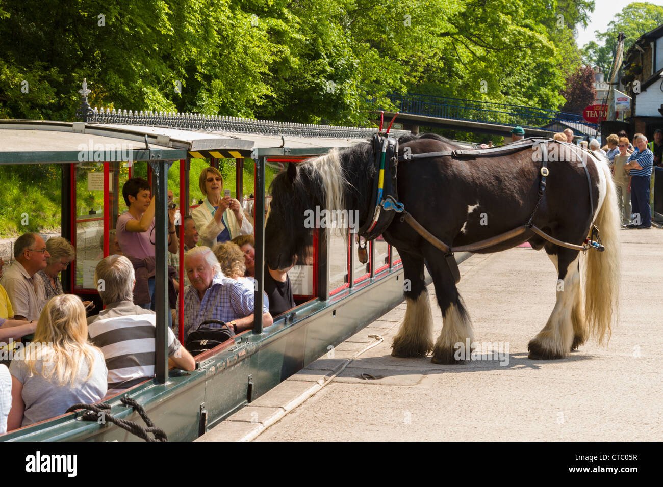 Horse drawn boat hi-res stock photography and images - Alamy