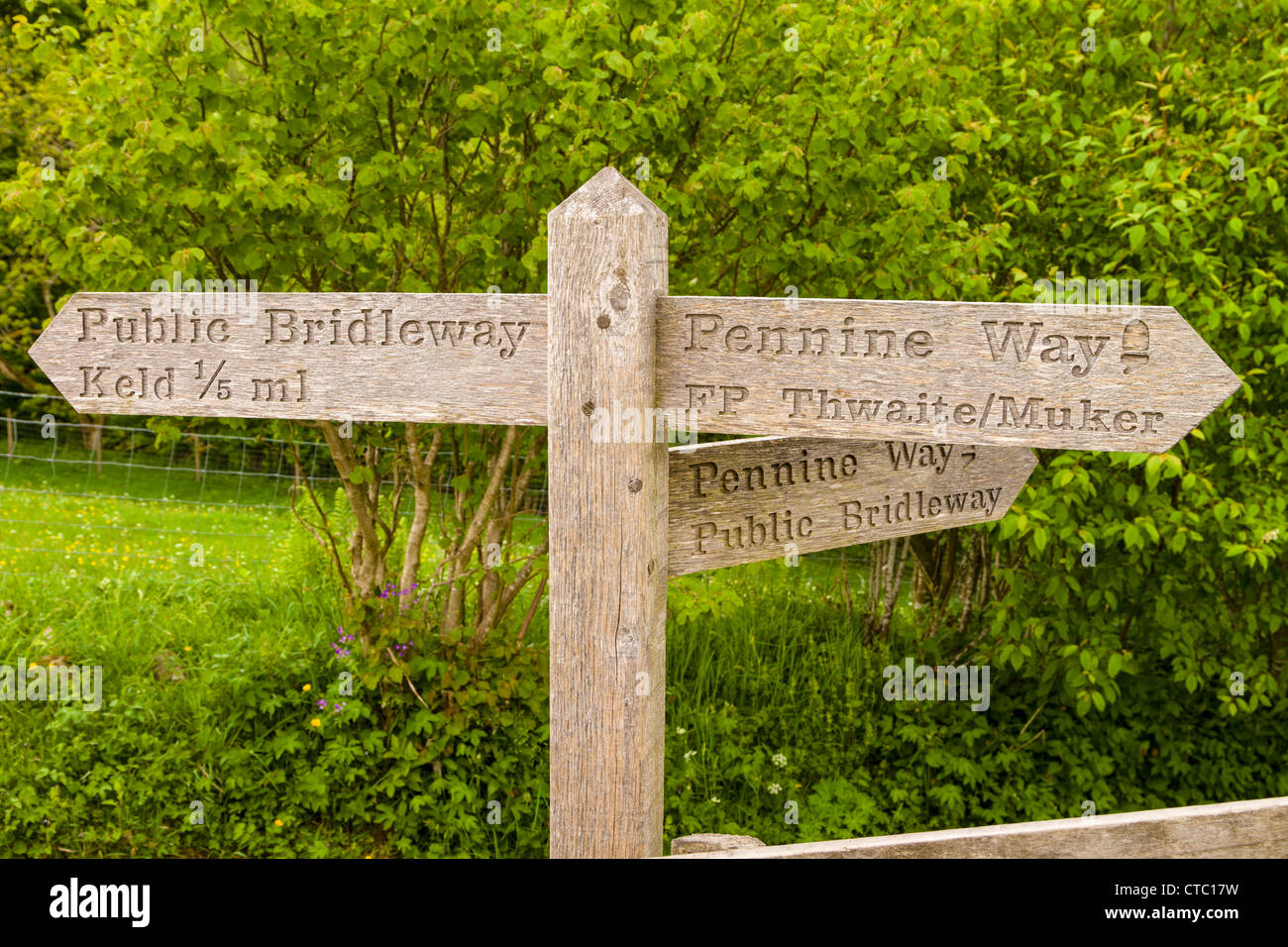 Pennine Way sign post, Yorkshire Stock Photo - Alamy