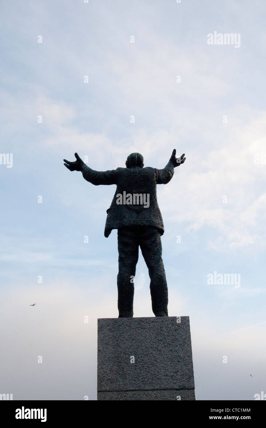jim larkin statue on o'connell street in dublin ireland Stock Photo - Alamy