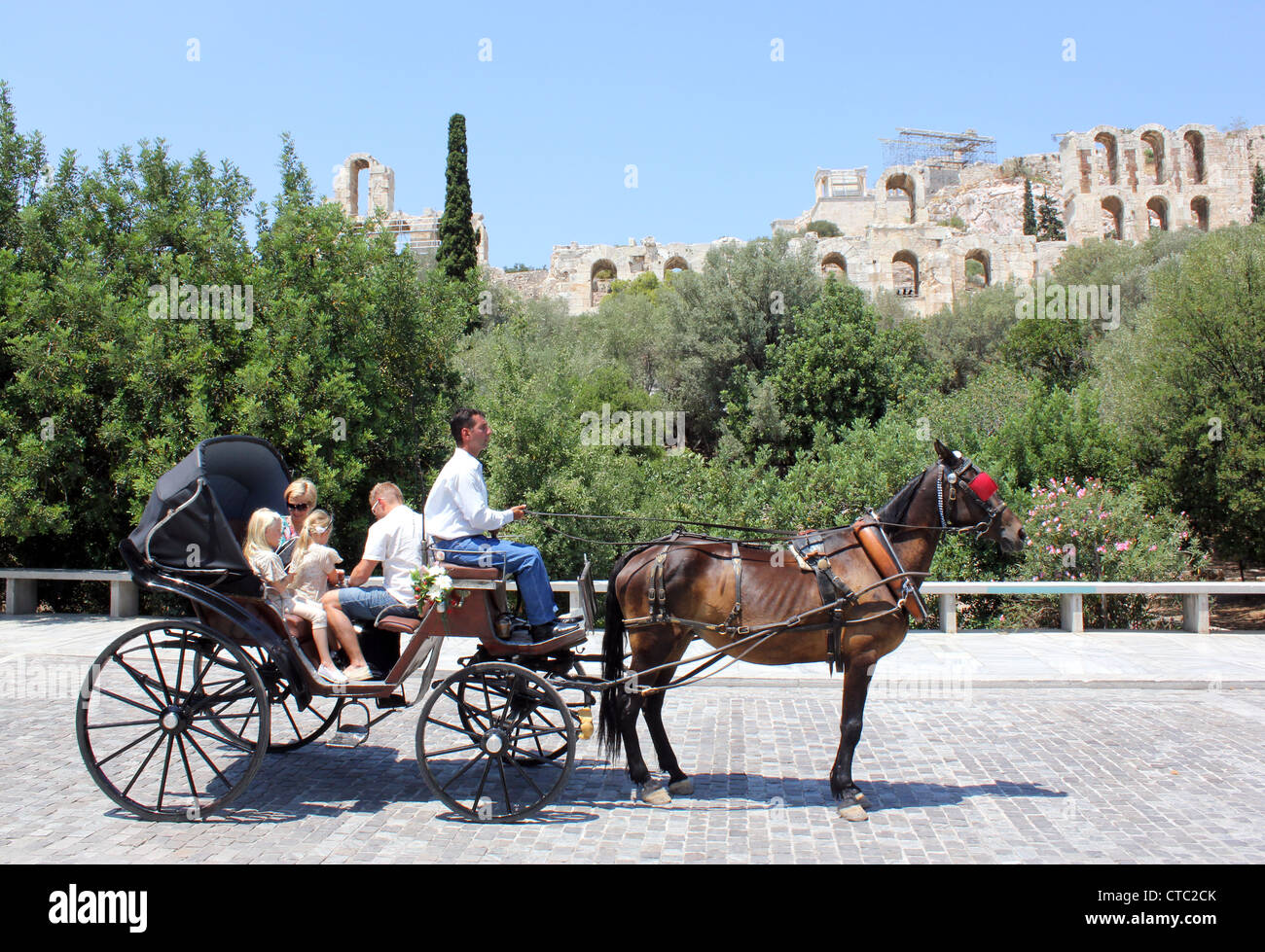 Horse and carriage, Athens, Greece Stock Photo - Alamy