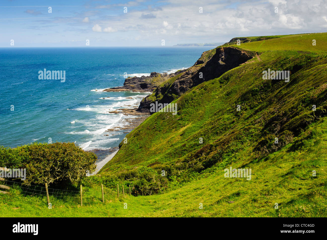 North Cornwall Coast England showing Thorn's Beach, Cleave Strand Stock ...