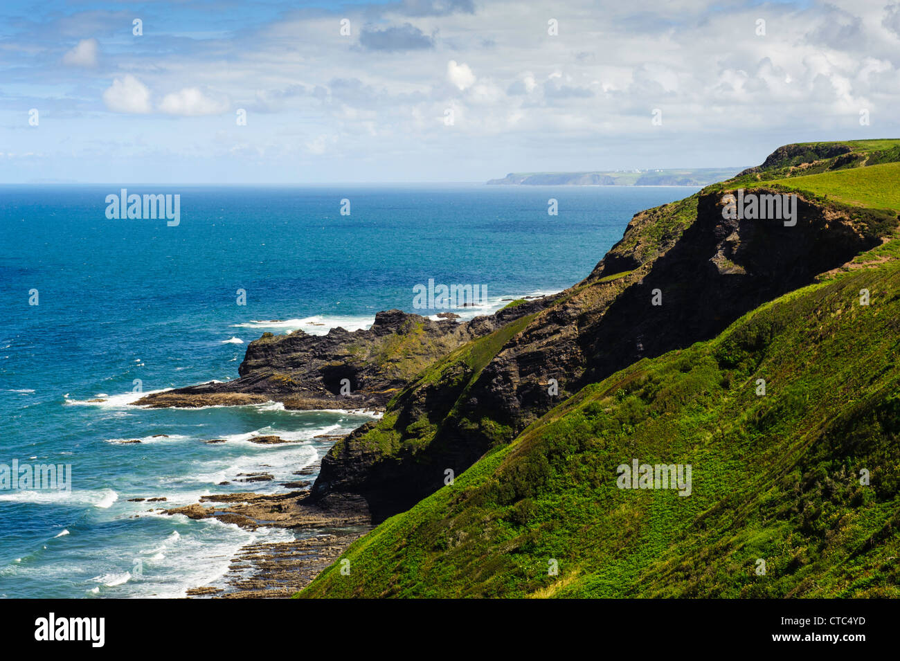 North Cornwall Coast England showing Thorn's Beach, Cleave Strand Stock ...
