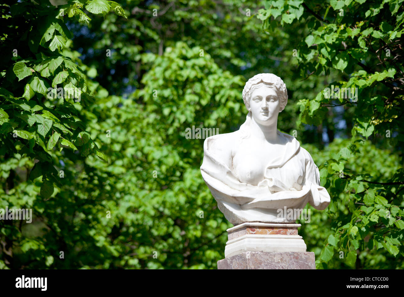 statue in antique Roman style outdoor Stock Photo - Alamy