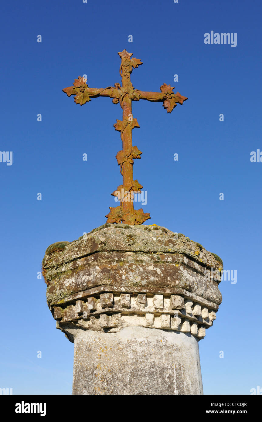 Roadside memorial cross hi-res stock photography and images - Alamy