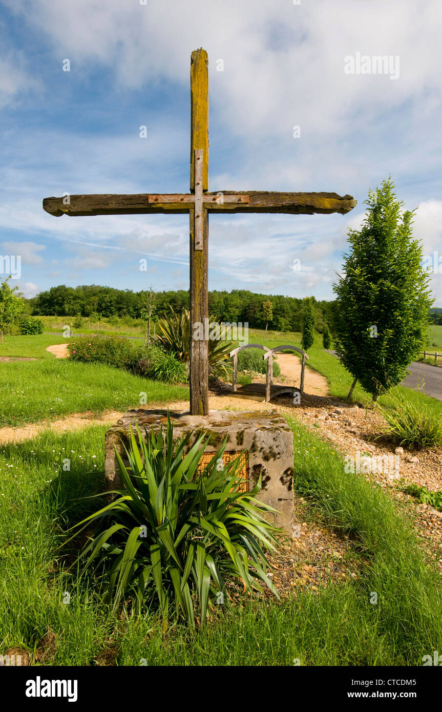 Roadside memorial cross hi-res stock photography and images - Alamy