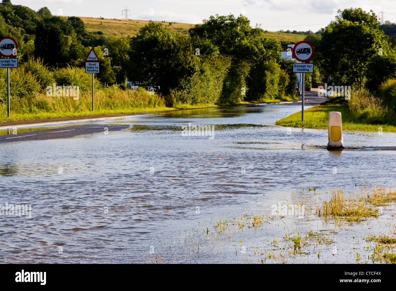 Flooded road at Mountsorrel due to river soar bursting its banks Stock ...