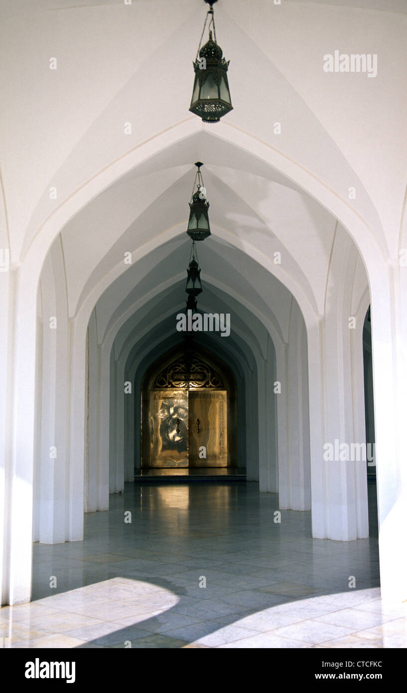 Kuwait City Kuwait New Mosque Entrance Stock Photo - Alamy