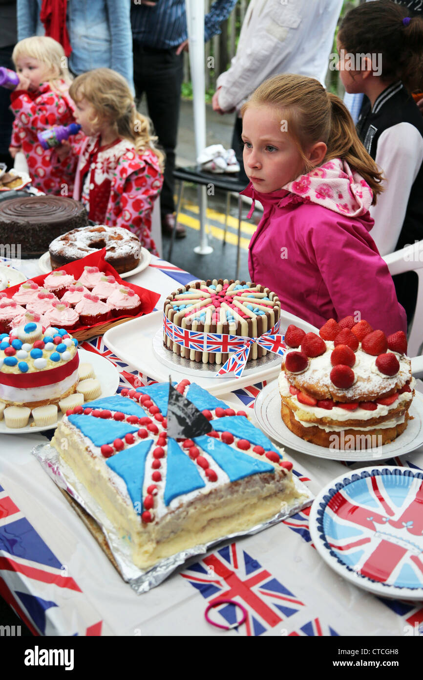 Queens Jubilee Cakes High Resolution Stock Photography and Images - Alamy