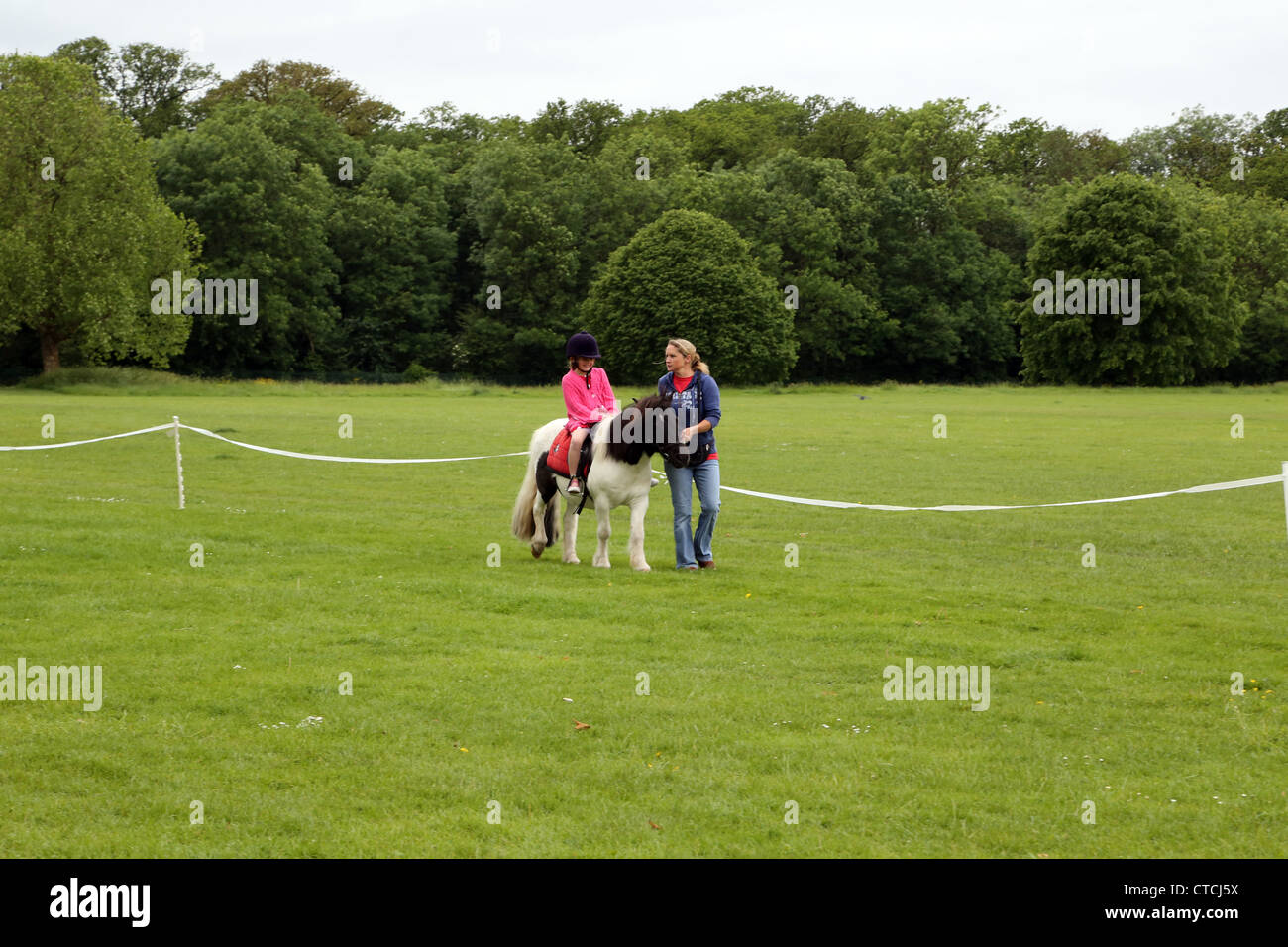 Cheam surrey england cheam village hi-res stock photography and images ...