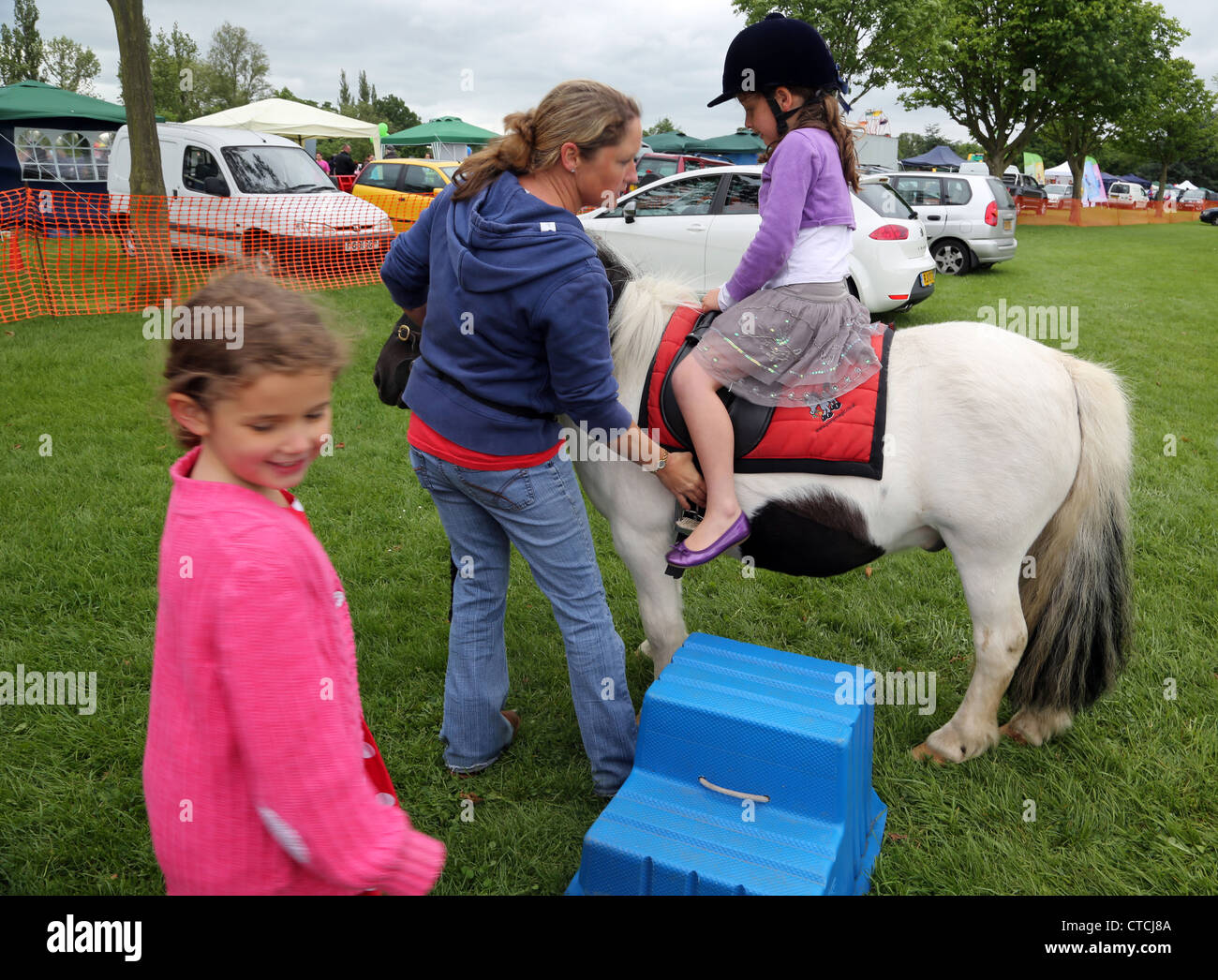 Cheam village hi-res stock photography and images - Alamy