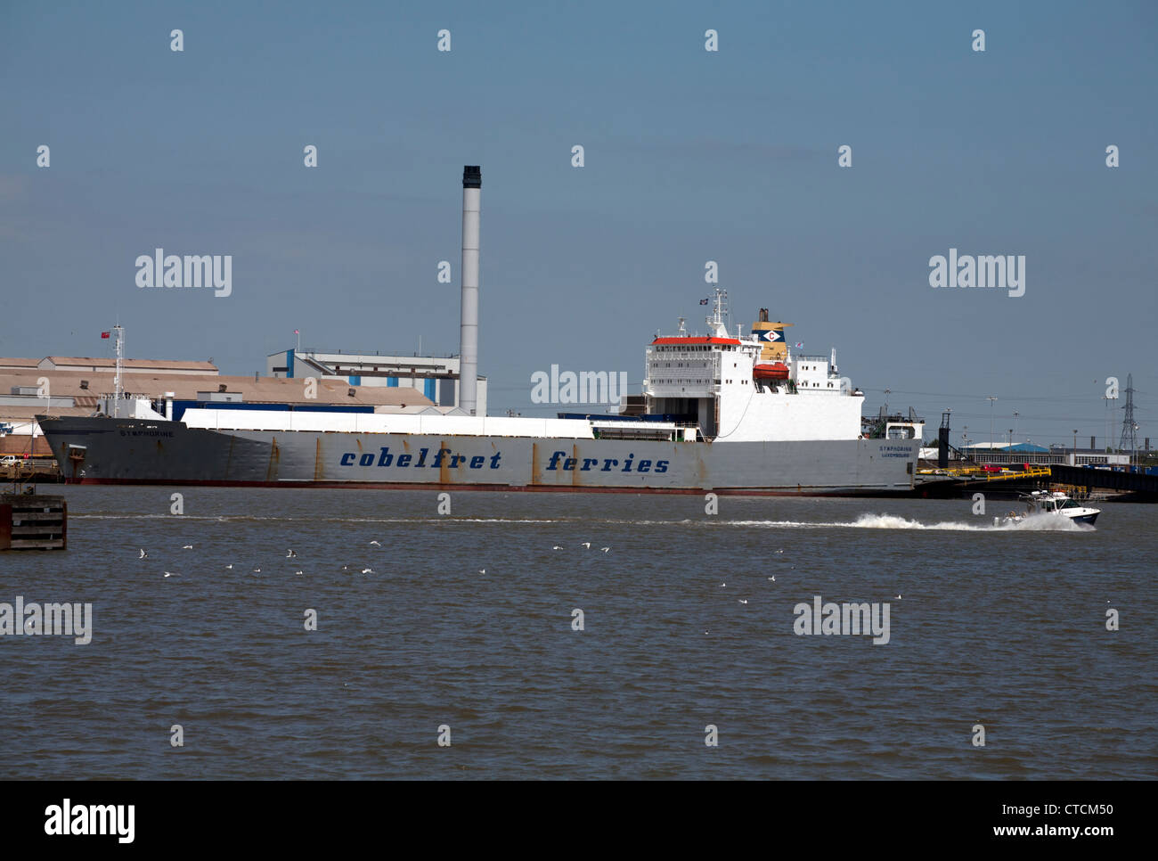 Ford thames transport hi-res stock photography and images - Alamy