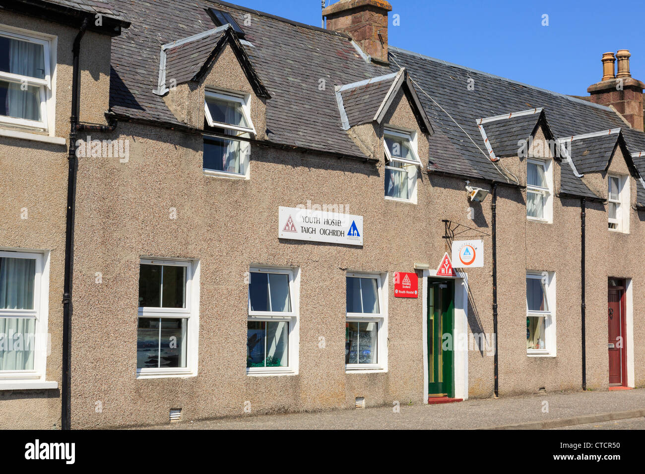Scottish Youth Hostel Association building with Gaelic bilingual sign ...