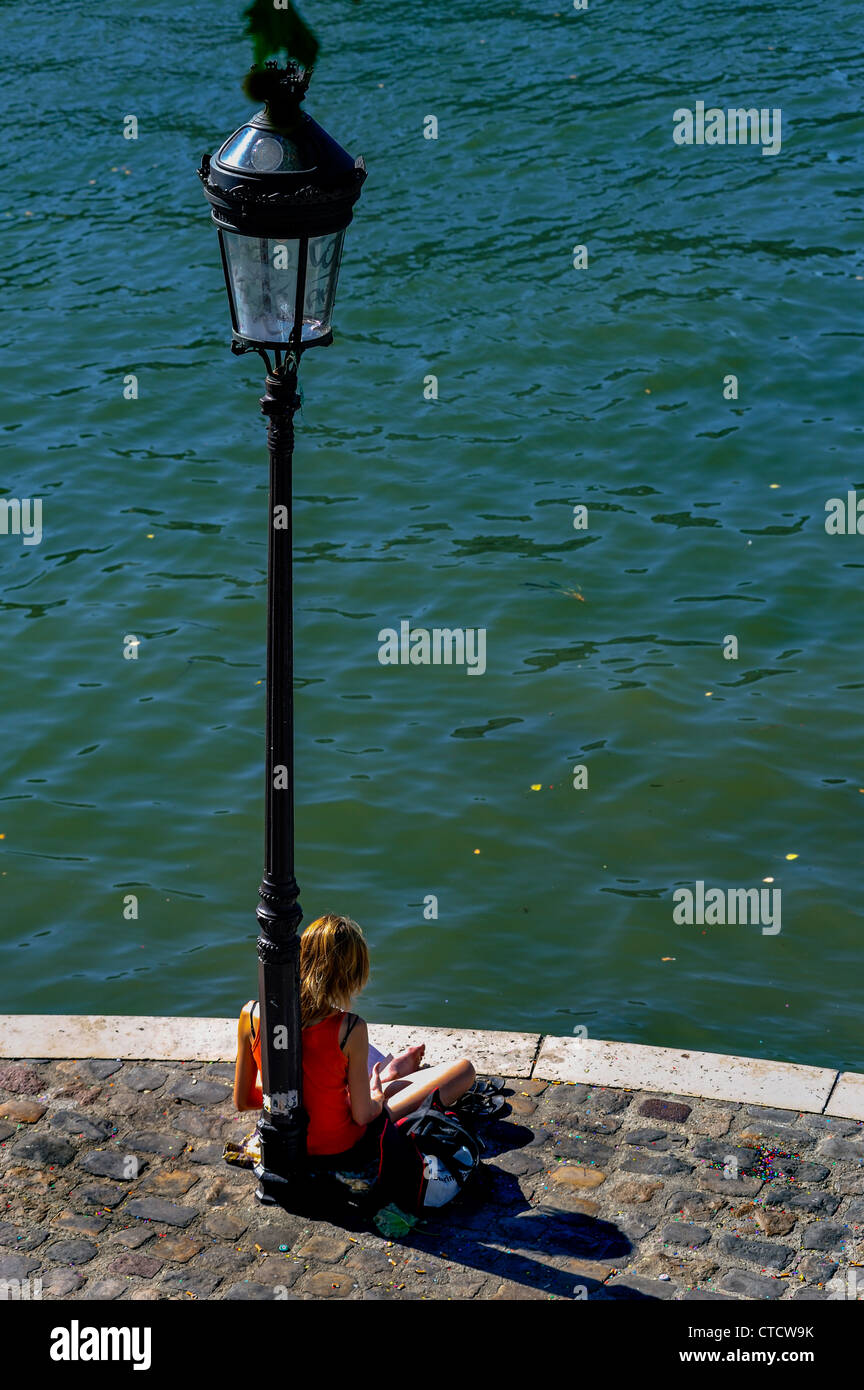 Reading stone hi-res stock photography and images - Alamy