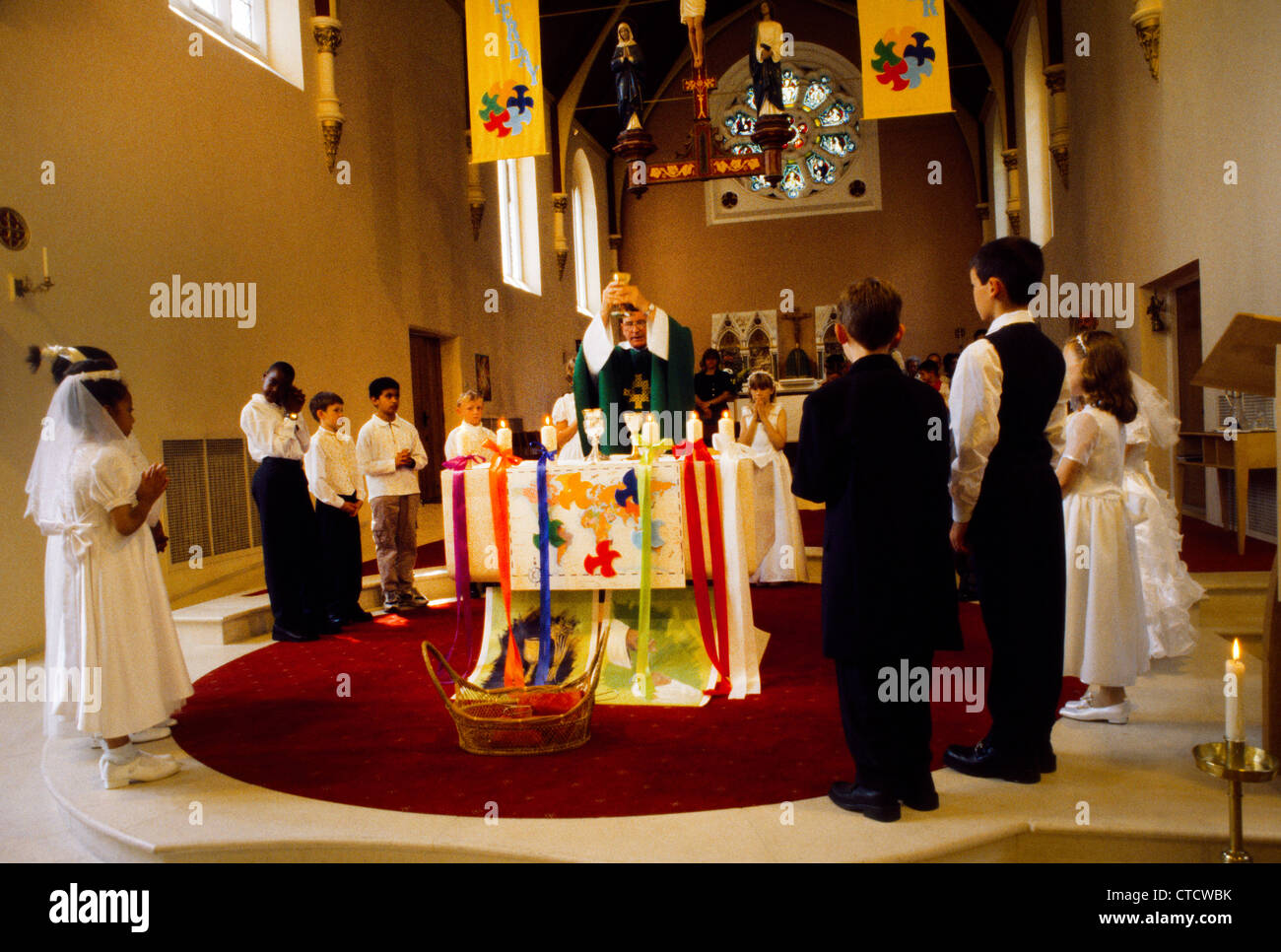 St josephs catholic church altar hi-res stock photography and images ...