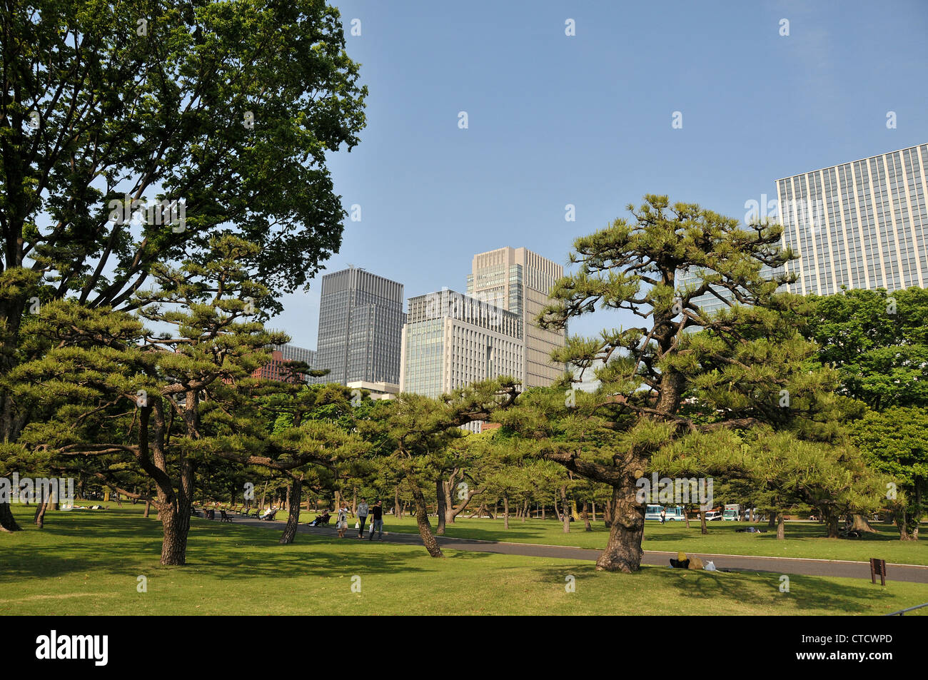 Tokyo city square hi-res stock photography and images - Alamy