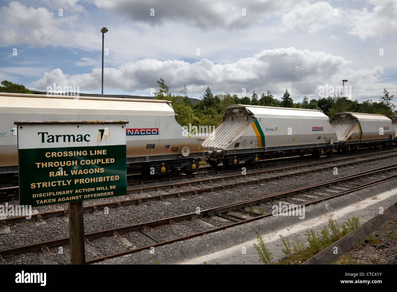 Tarmac Freight rail Wagons at Swindon Quarry, Swinden Quarry, Skipton ...