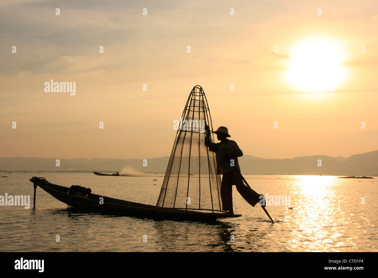Inle lake fisherman at sunset, Shan state, Myanmar, Southeast Asia ...