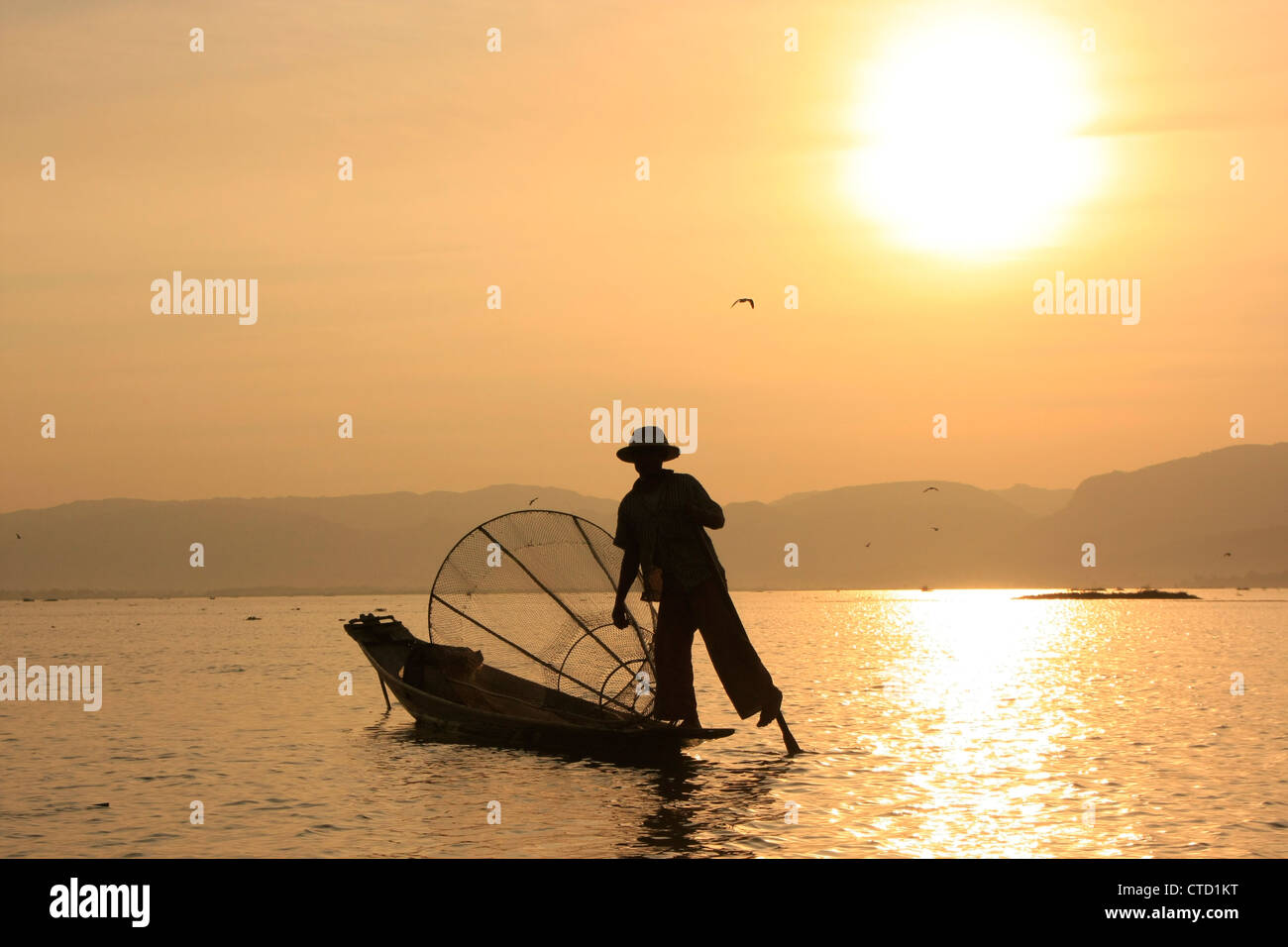 Inle lake fisherman at sunset, Shan state, Myanmar, Southeast Asia ...