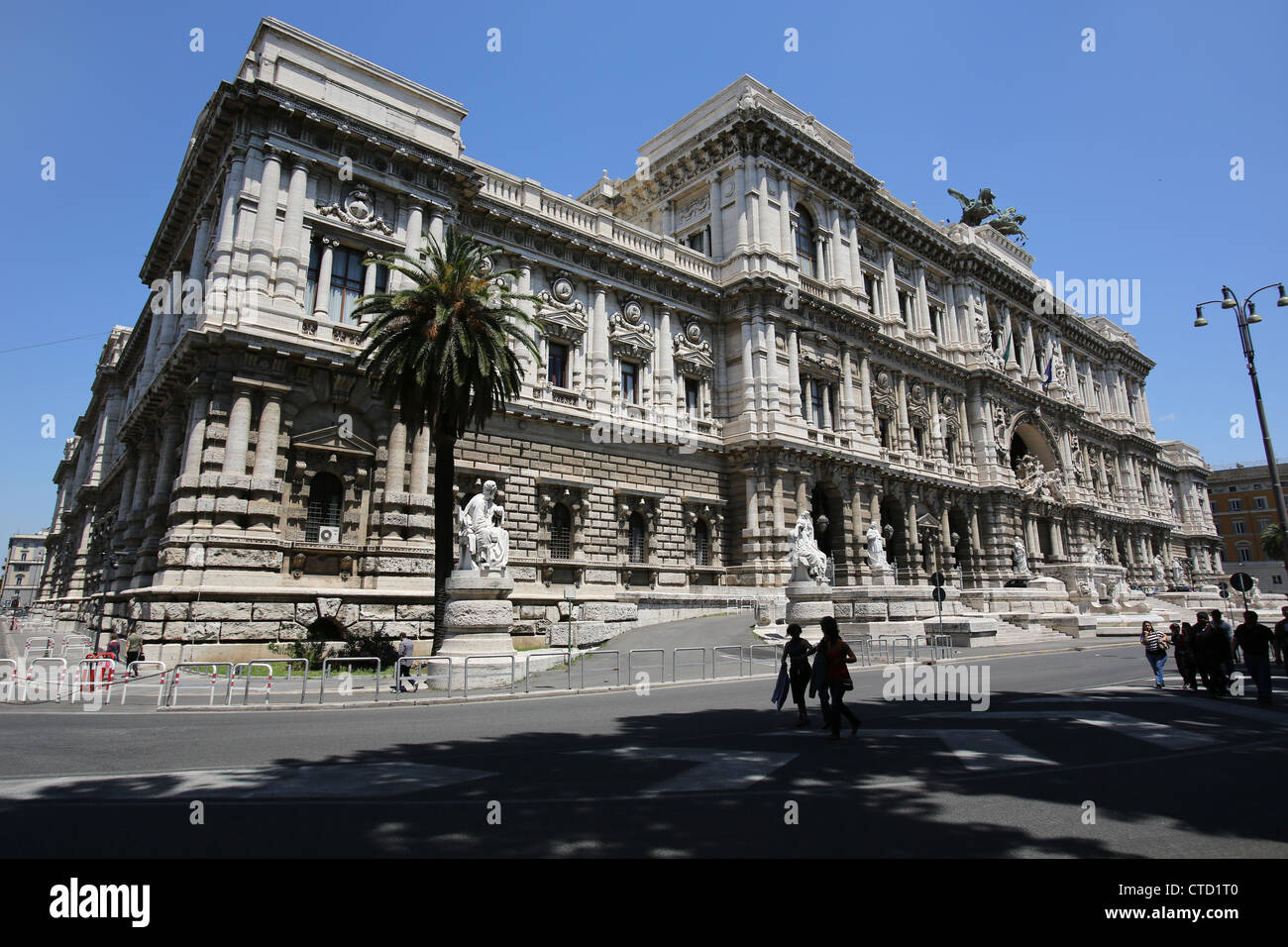 City of Rome, Italy. The early 20th century Palace of Justice, viewed ...