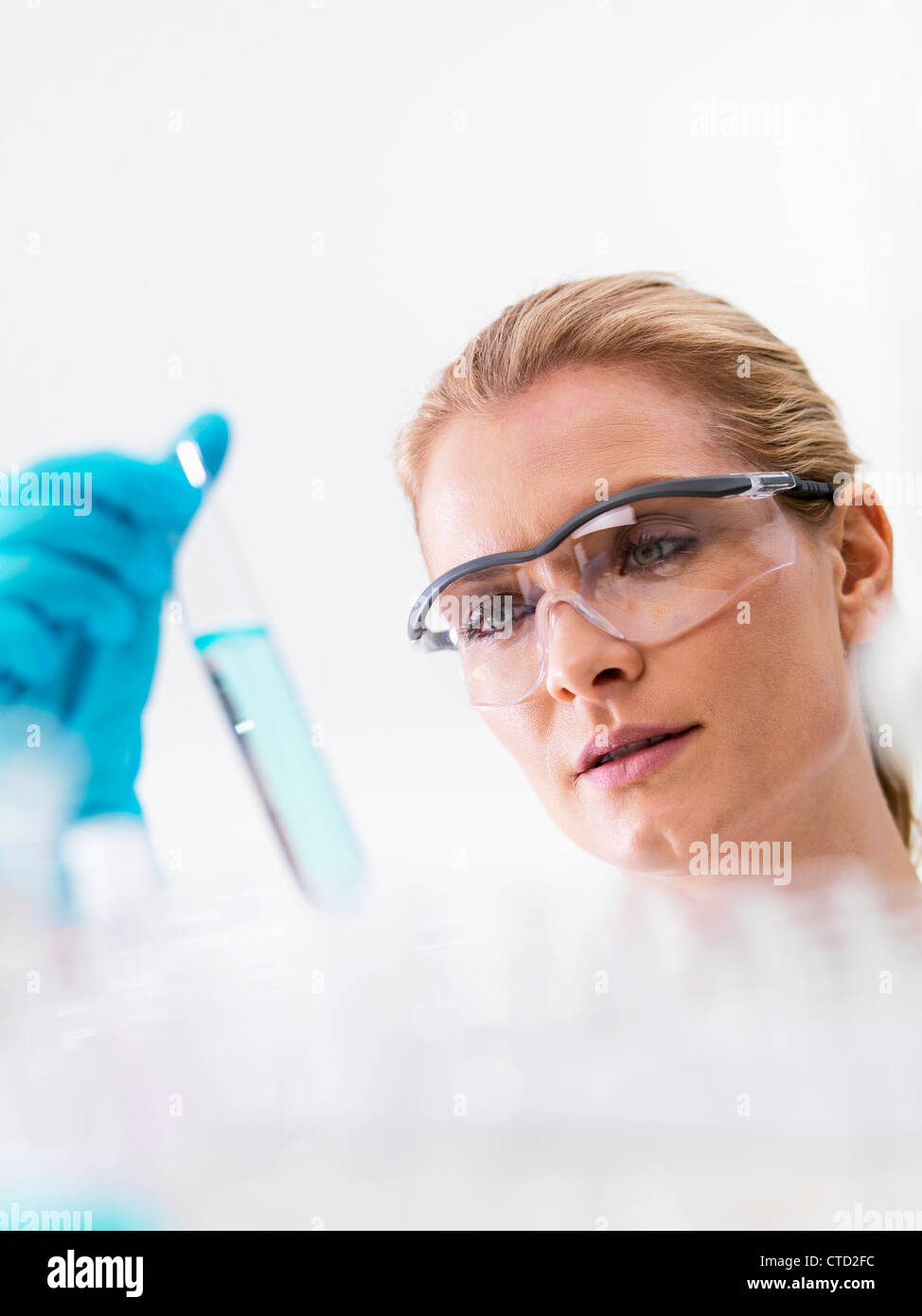 Chemistry photos hi-res stock photography and images - Alamy