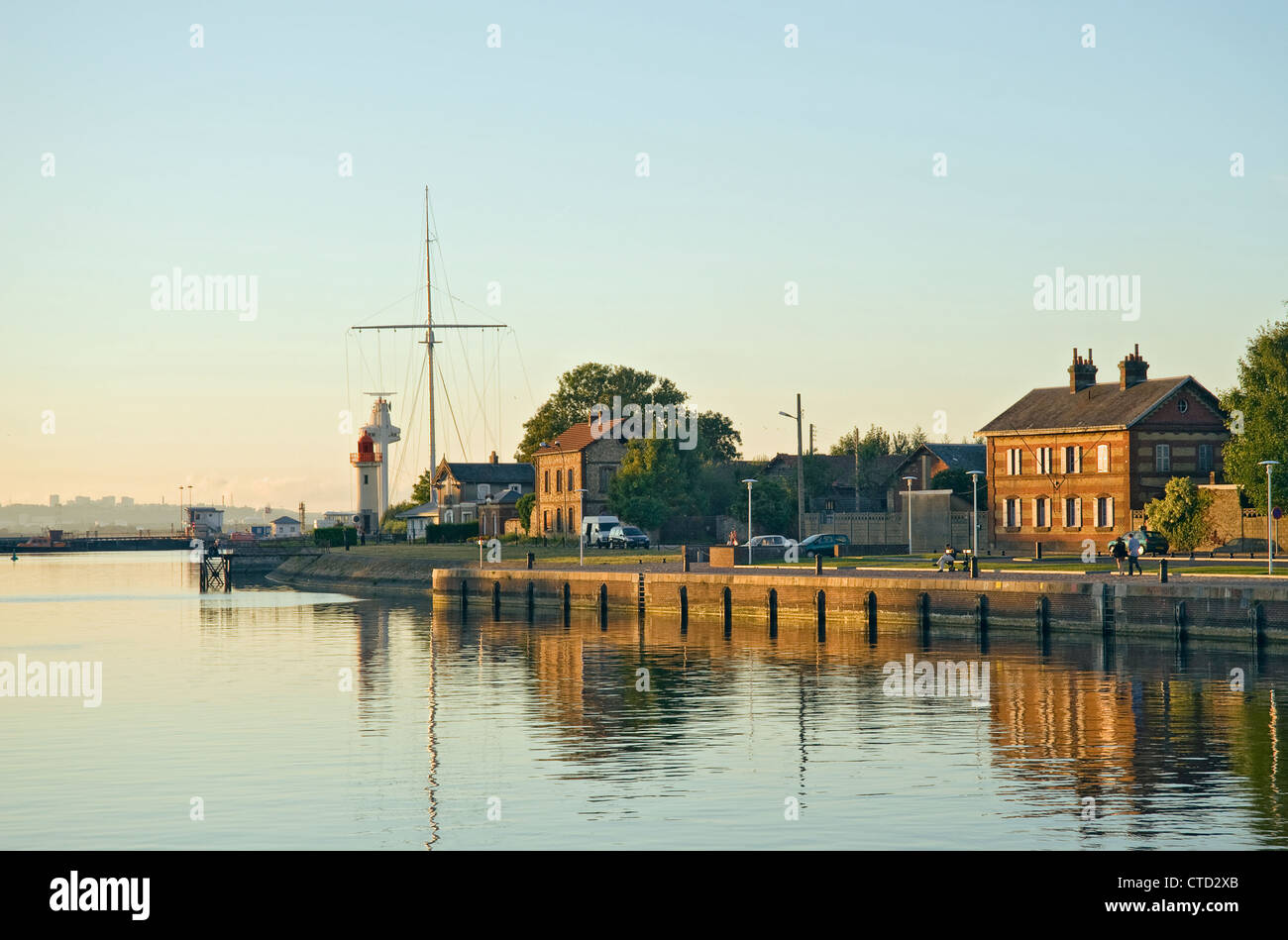 Building at harbor hi-res stock photography and images - Alamy