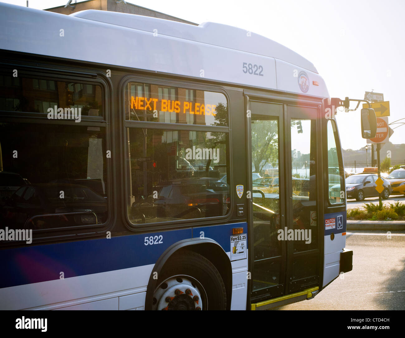 Out of service sign bus hi-res stock photography and images - Alamy