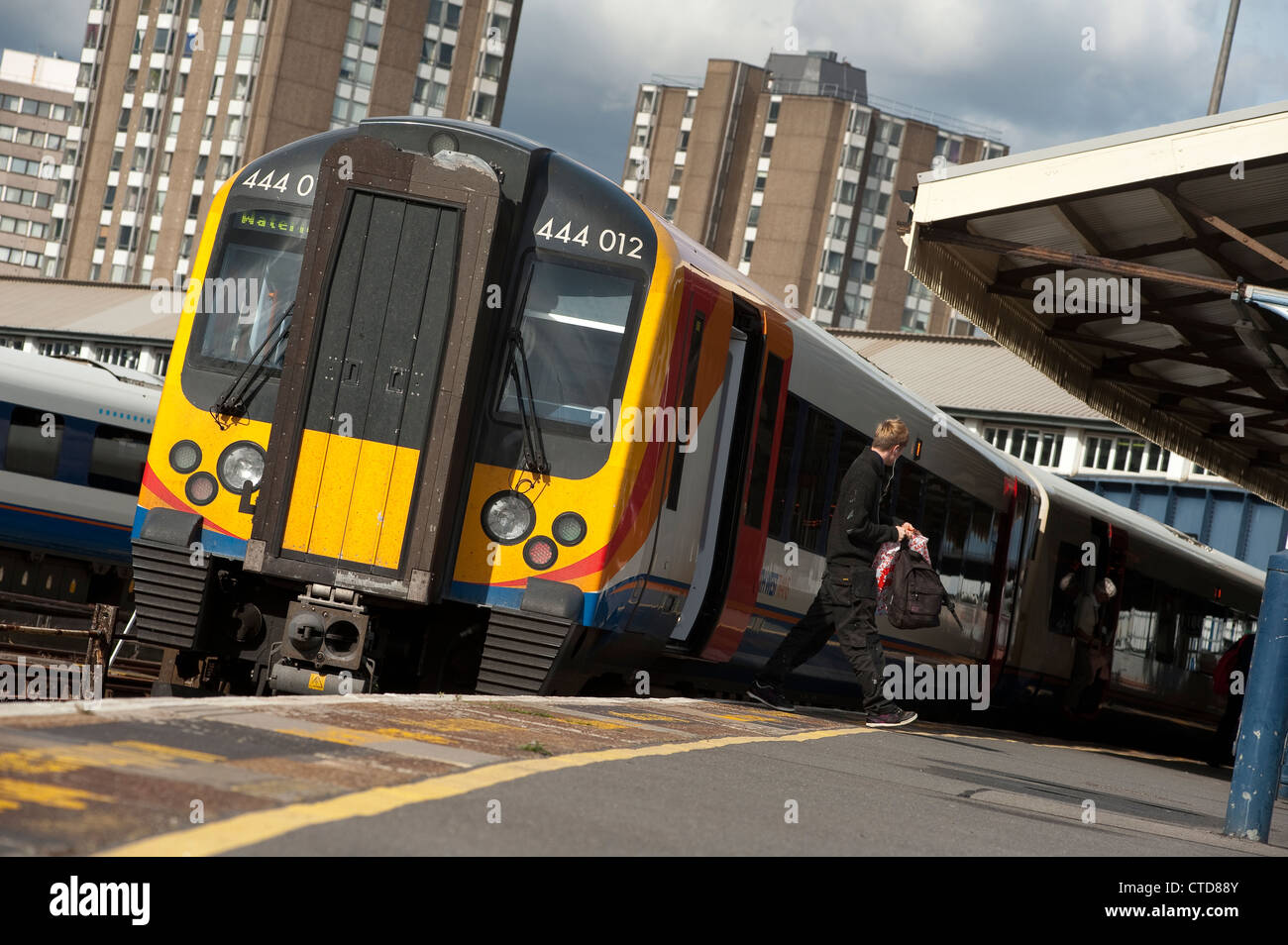 Class 444 desiro hi-res stock photography and images - Alamy