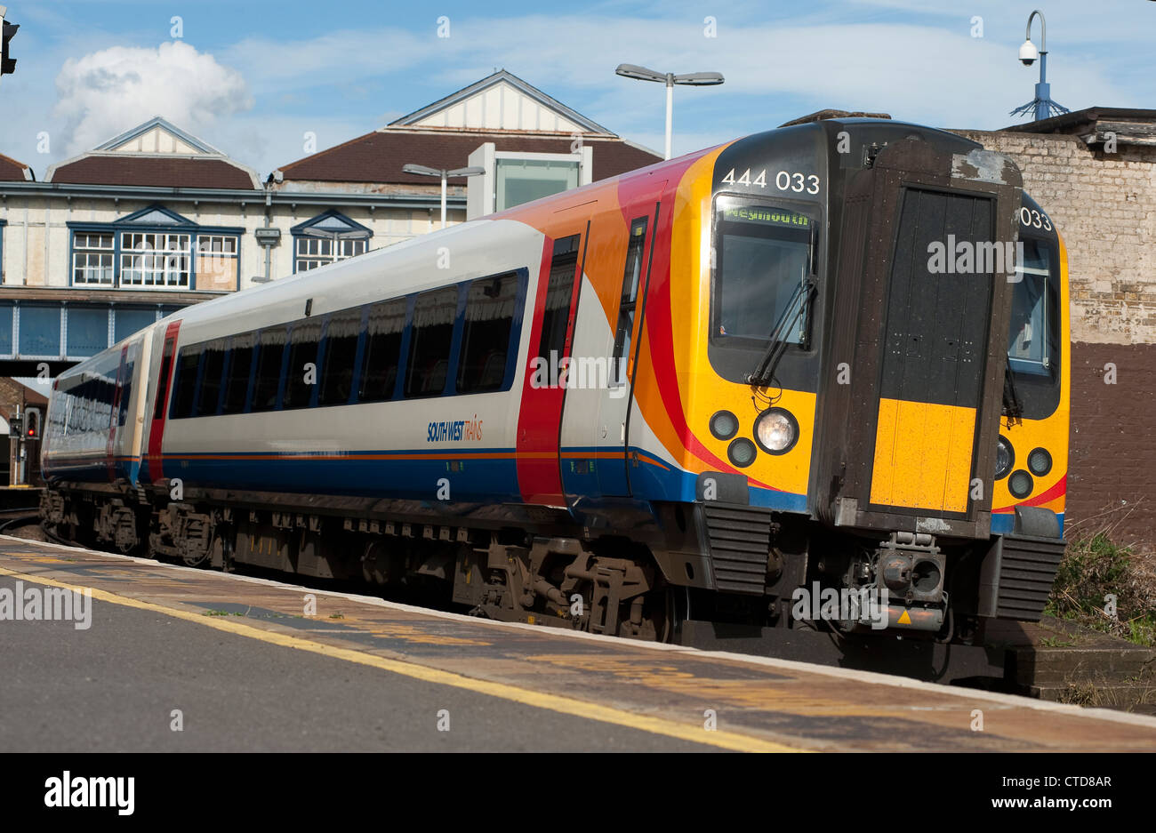 Class 444 passenger train in South West Trains livery at Clapham ...