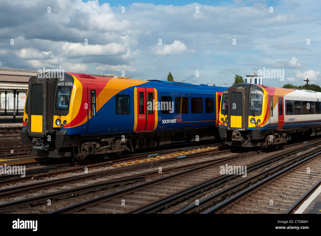 British rail class 444 desiro electric multiple unit hi-res stock photography and images - Alamy