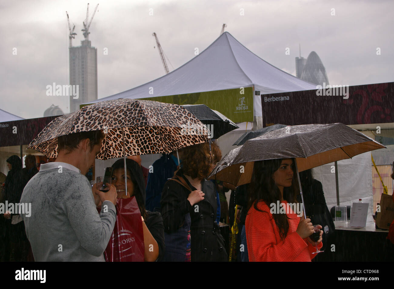 Typical english weather hi-res stock photography and images - Alamy