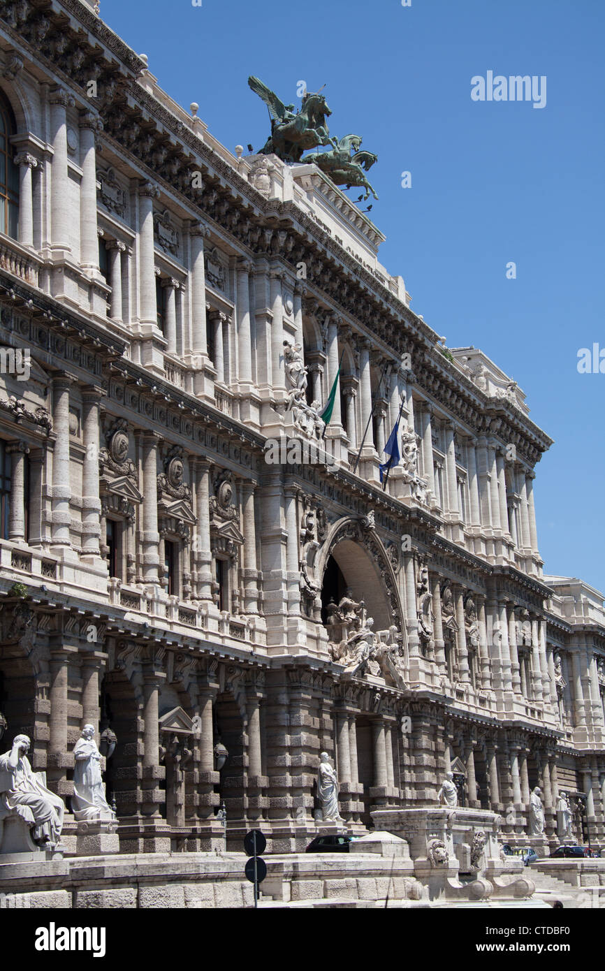 City of Rome, Italy. The early 20th century Palace of Justice, viewed ...