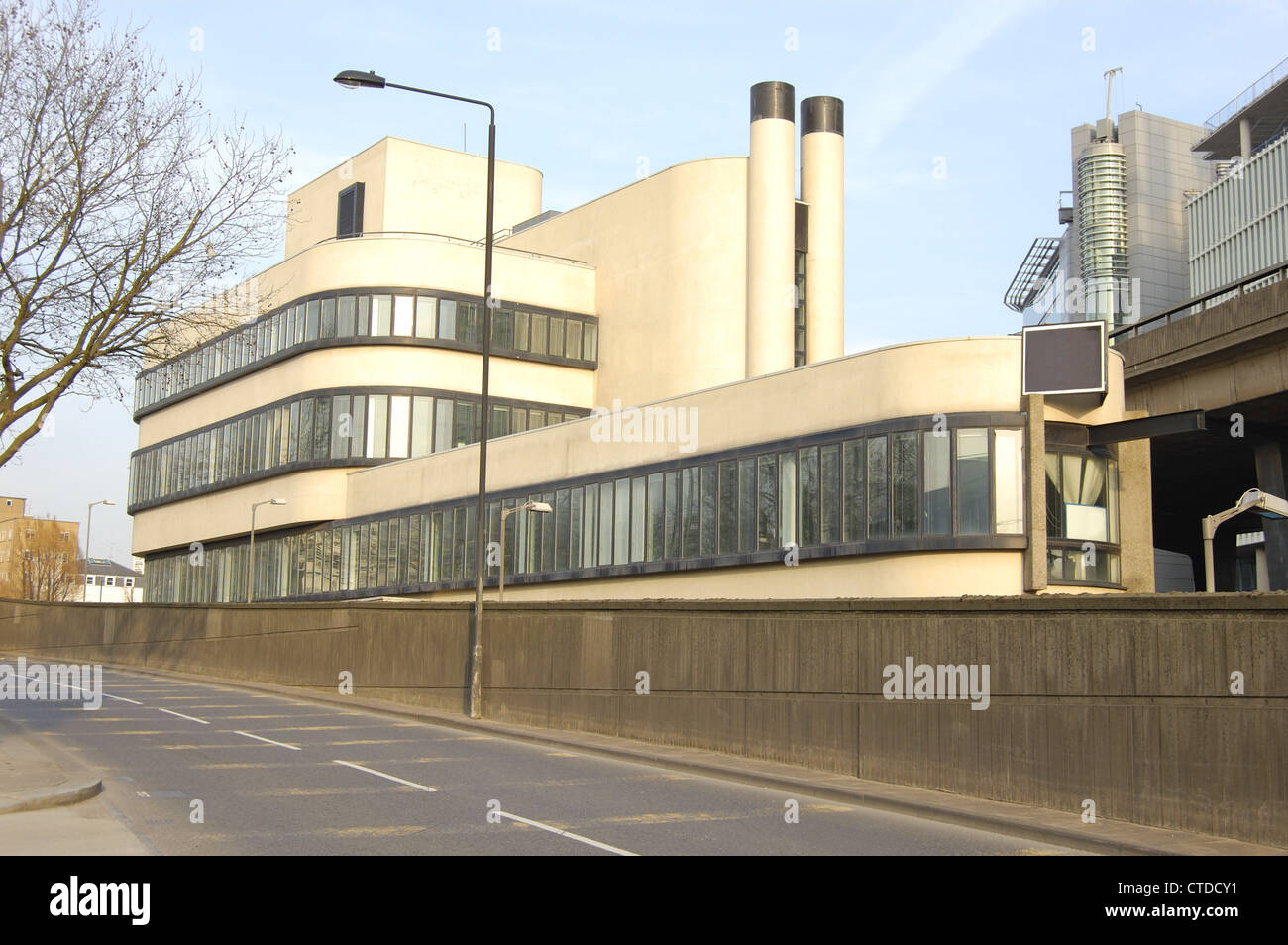 Art deco office building hi-res stock photography and images - Alamy