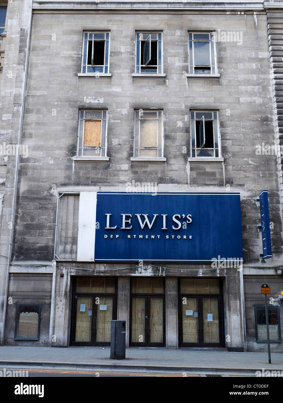 Closed down Lewis`s department store in Liverpool UK Stock Photo - Alamy