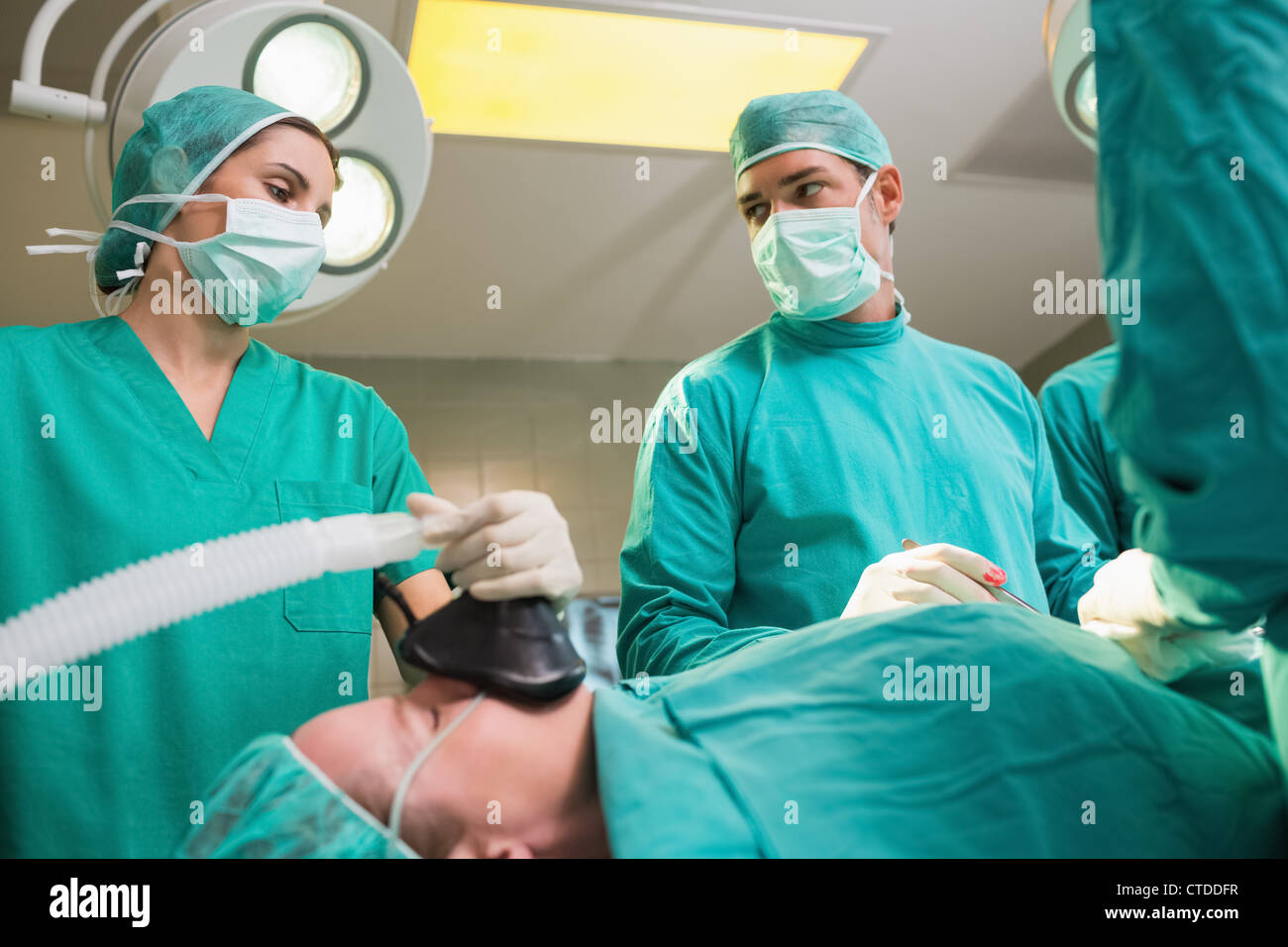 Hospital surgeon monitor hi-res stock photography and images - Alamy