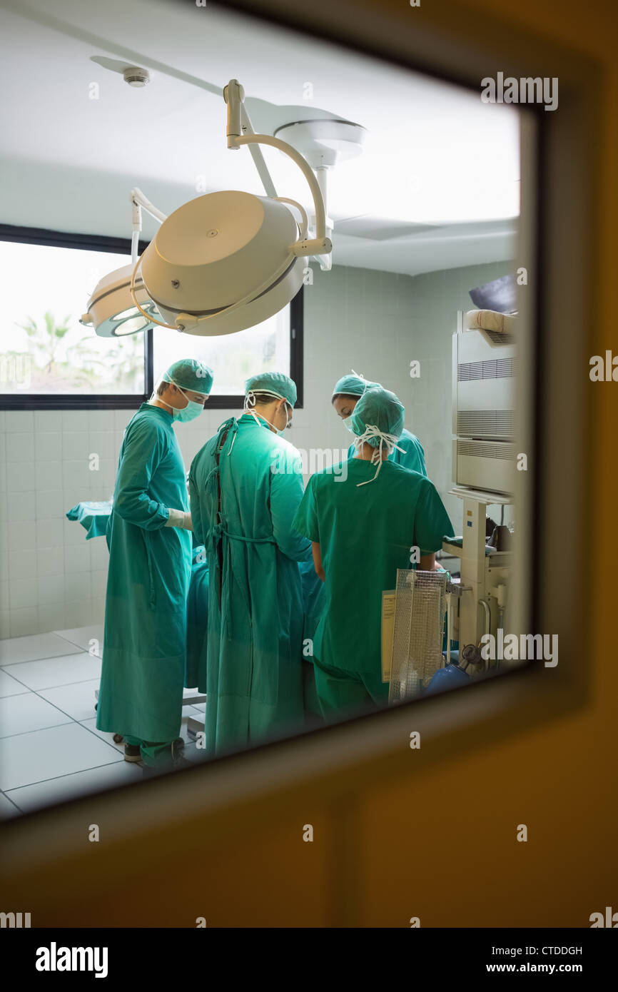 Surgical team hi-res stock photography and images - Alamy