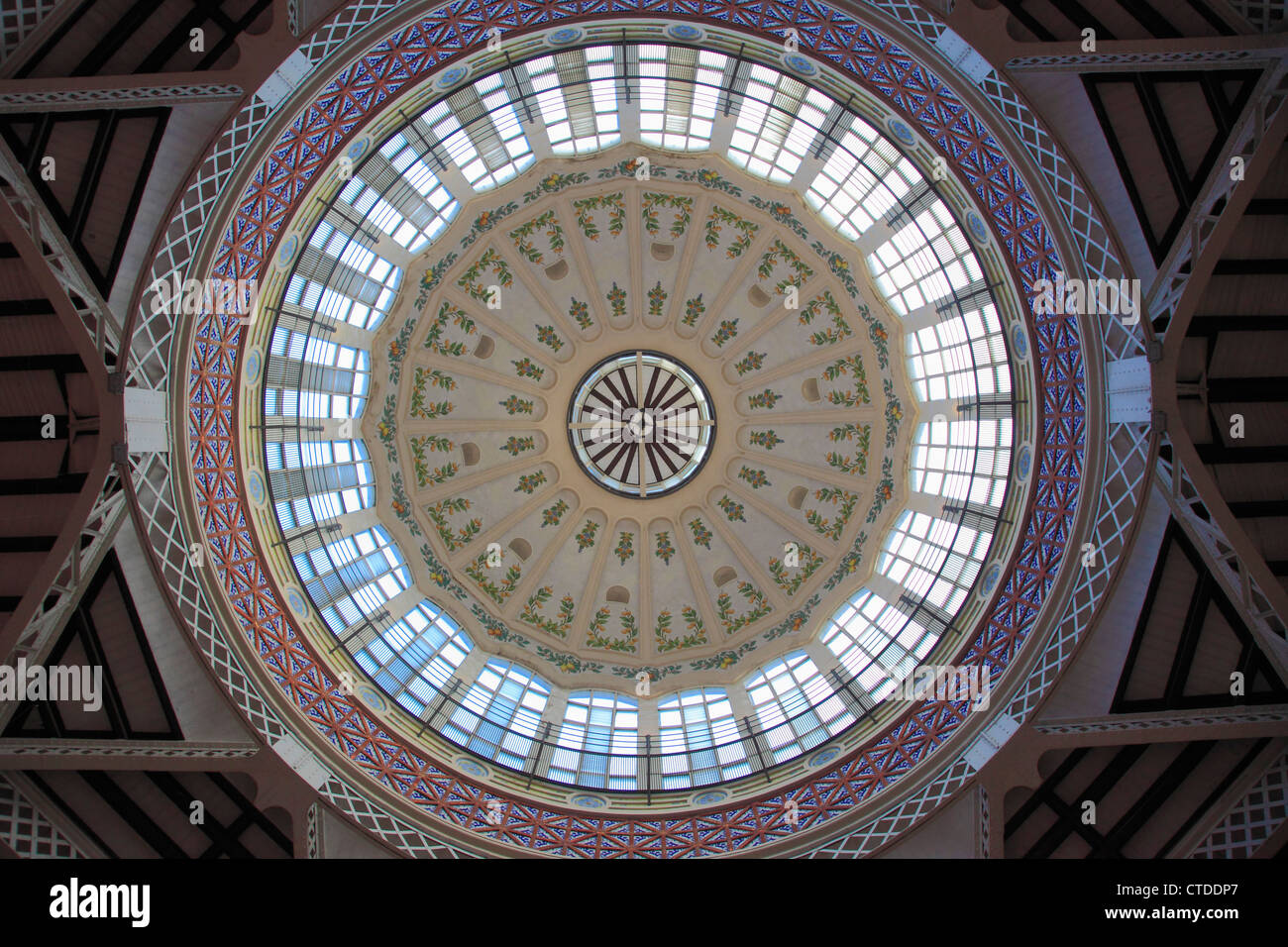 Mercado interior hi-res stock photography and images - Alamy