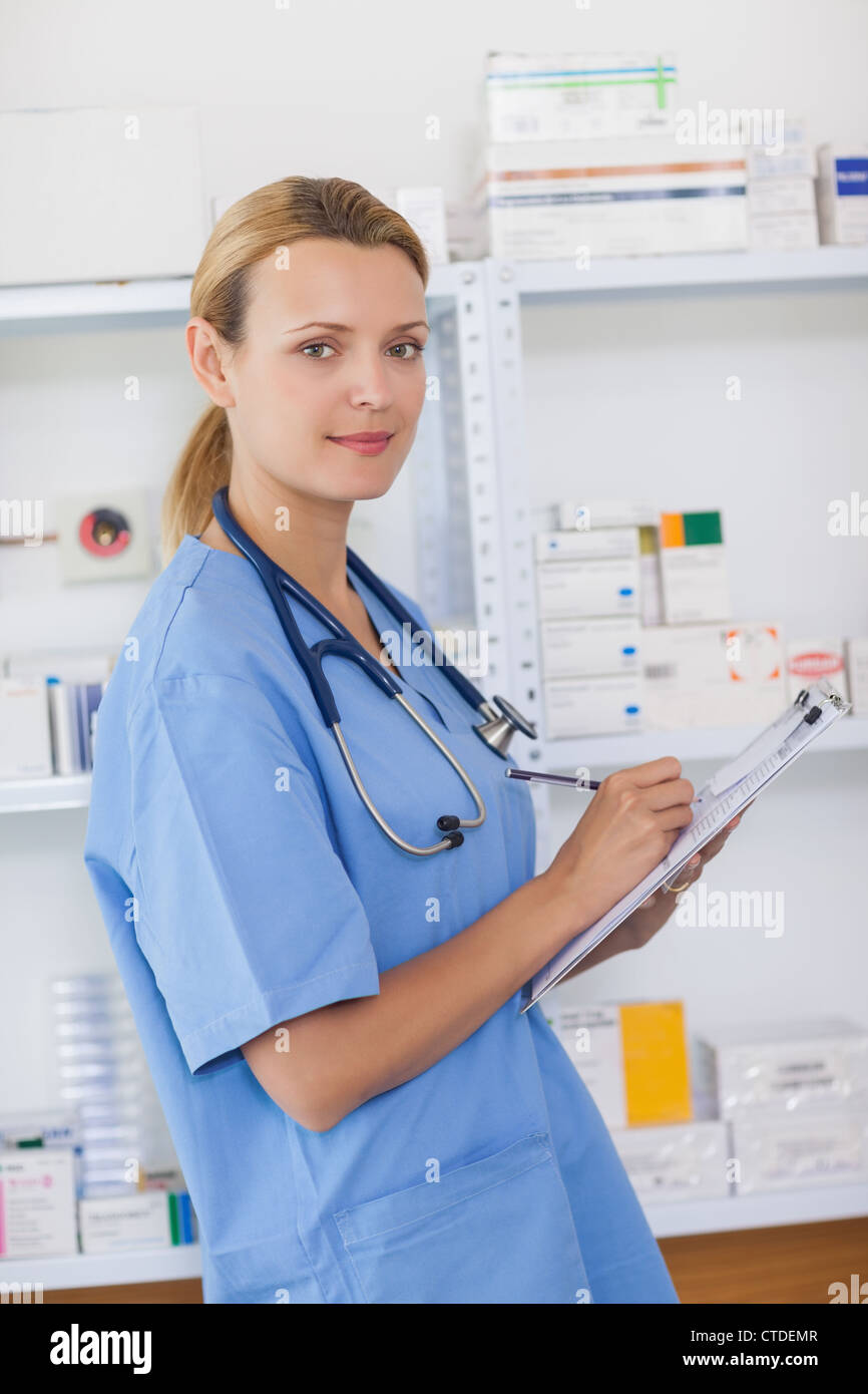Nurse pharmacy hi-res stock photography and images - Alamy