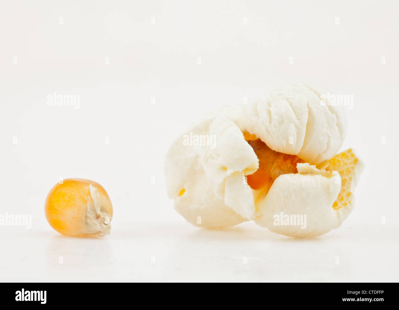 Corn and popcorn Stock Photo - Alamy