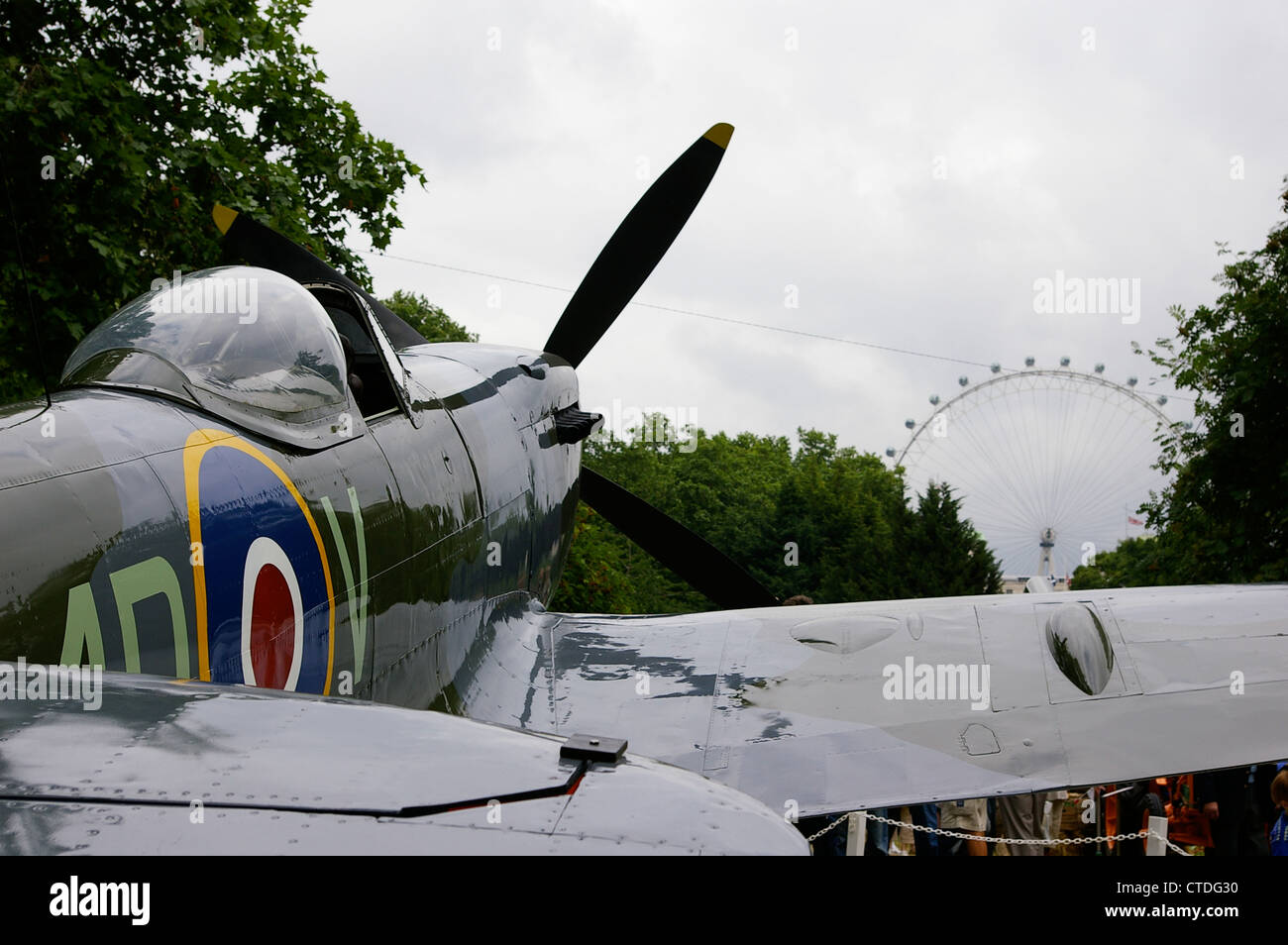 Spitfire Raf Blitz Battle Of Britain High Resolution Stock Photography ...