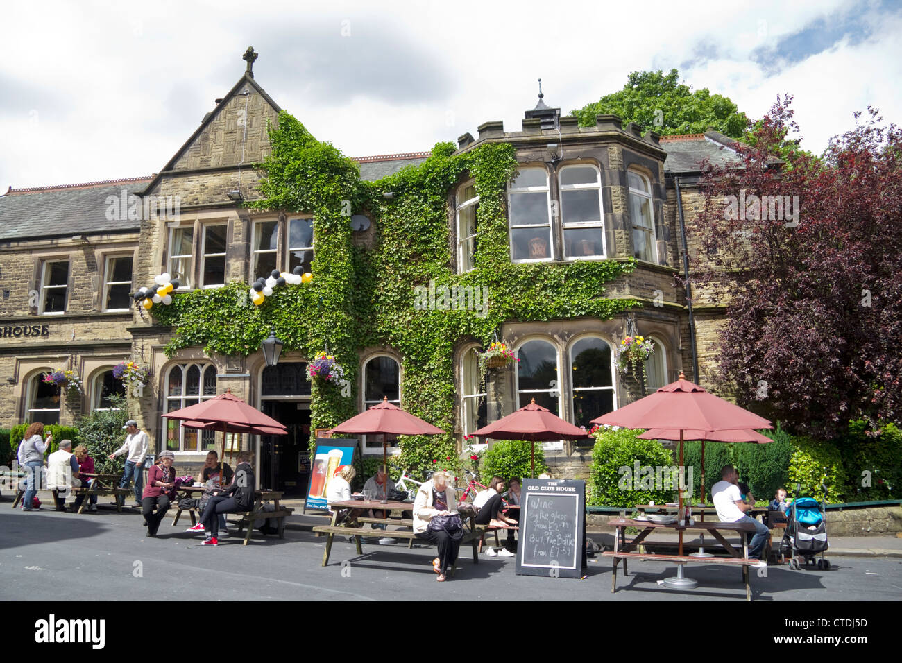 Buxton spa houses hi-res stock photography and images - Alamy
