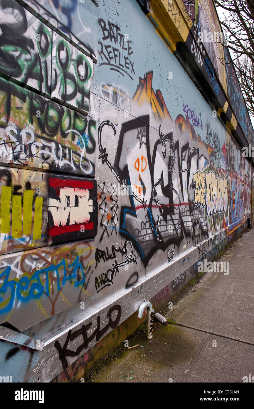 Building tagging hi-res stock photography and images - Alamy