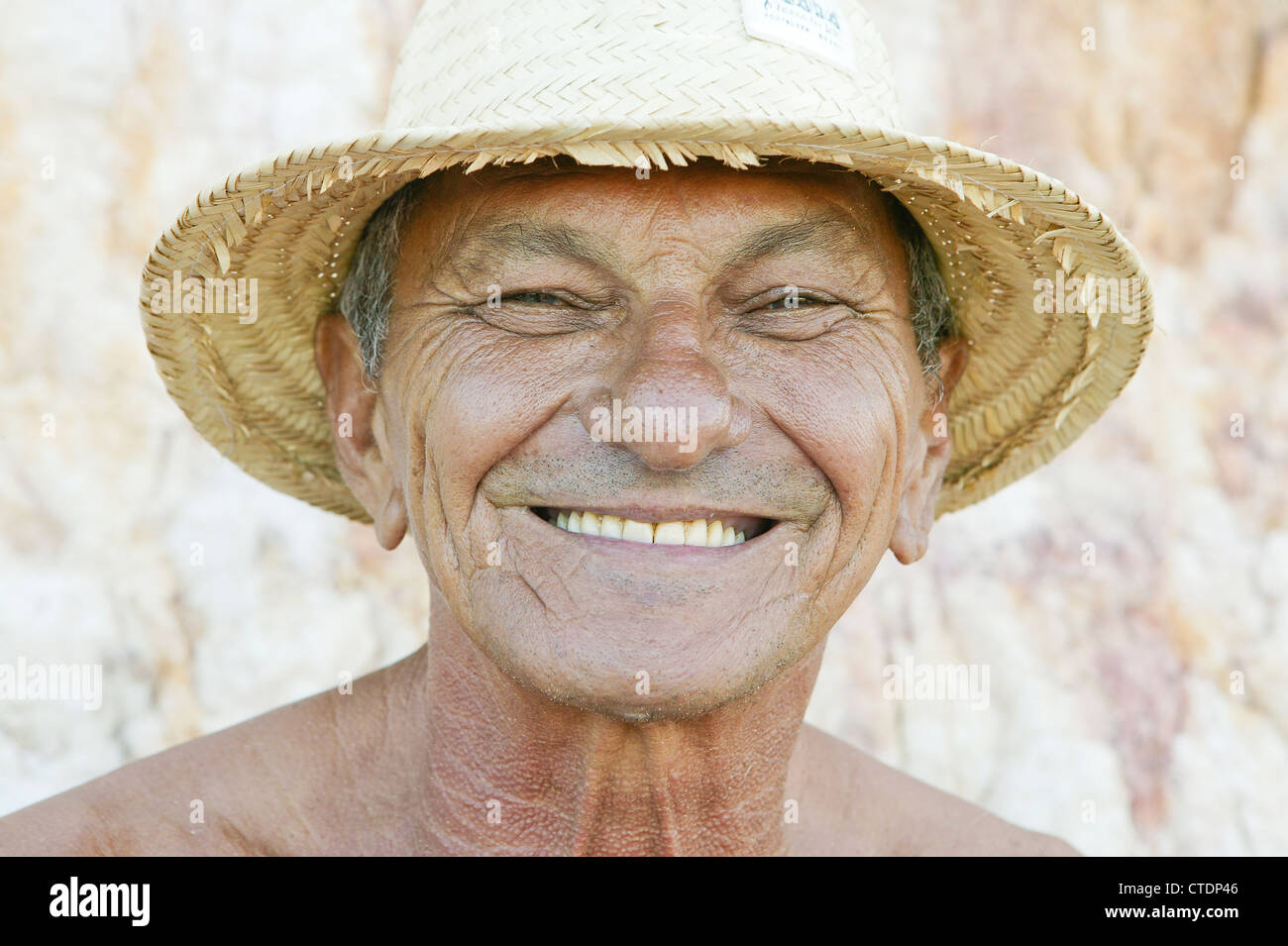 Brazil happy smiling brazilian man with straw hat Stock Photo - Alamy